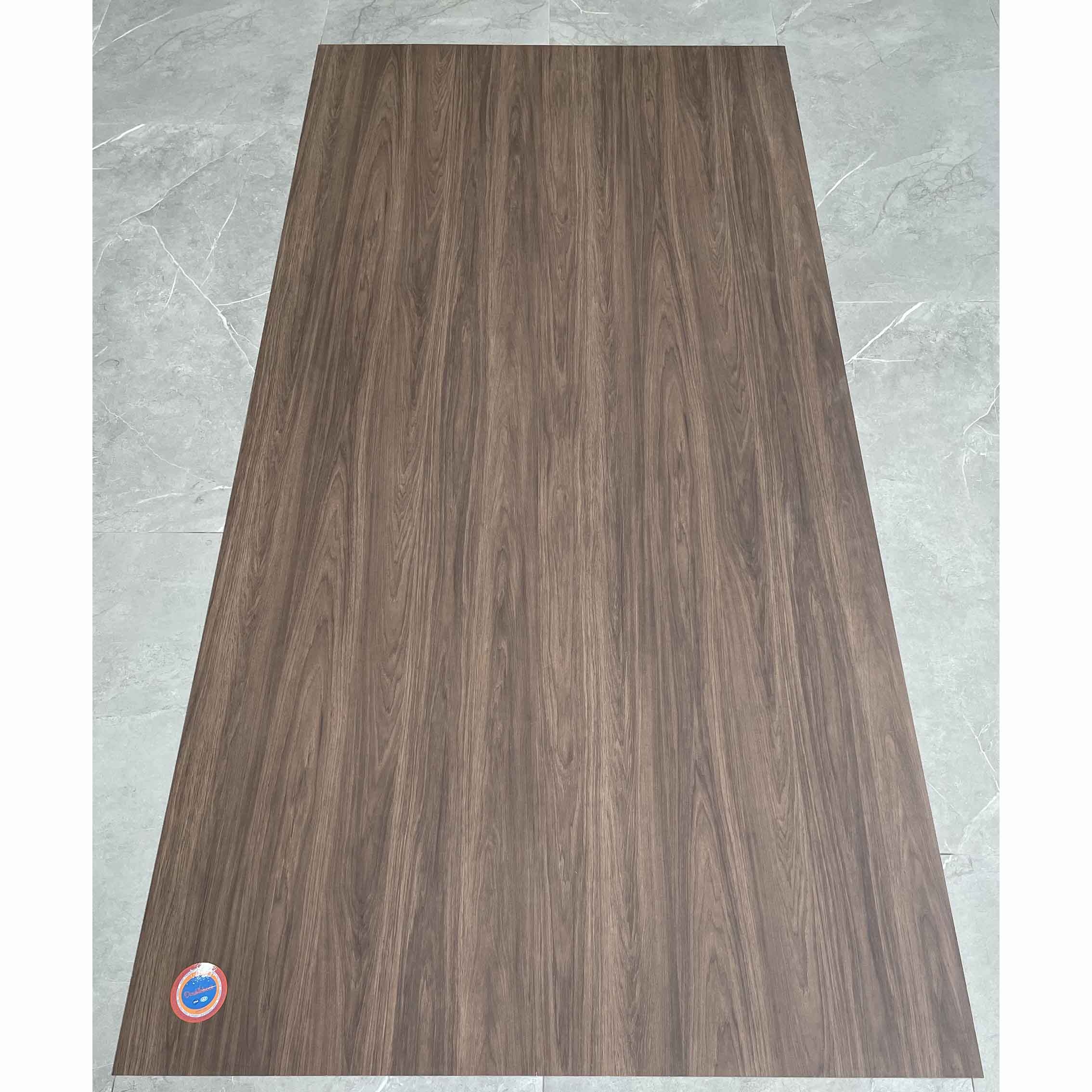 Nalda Nogal Americano